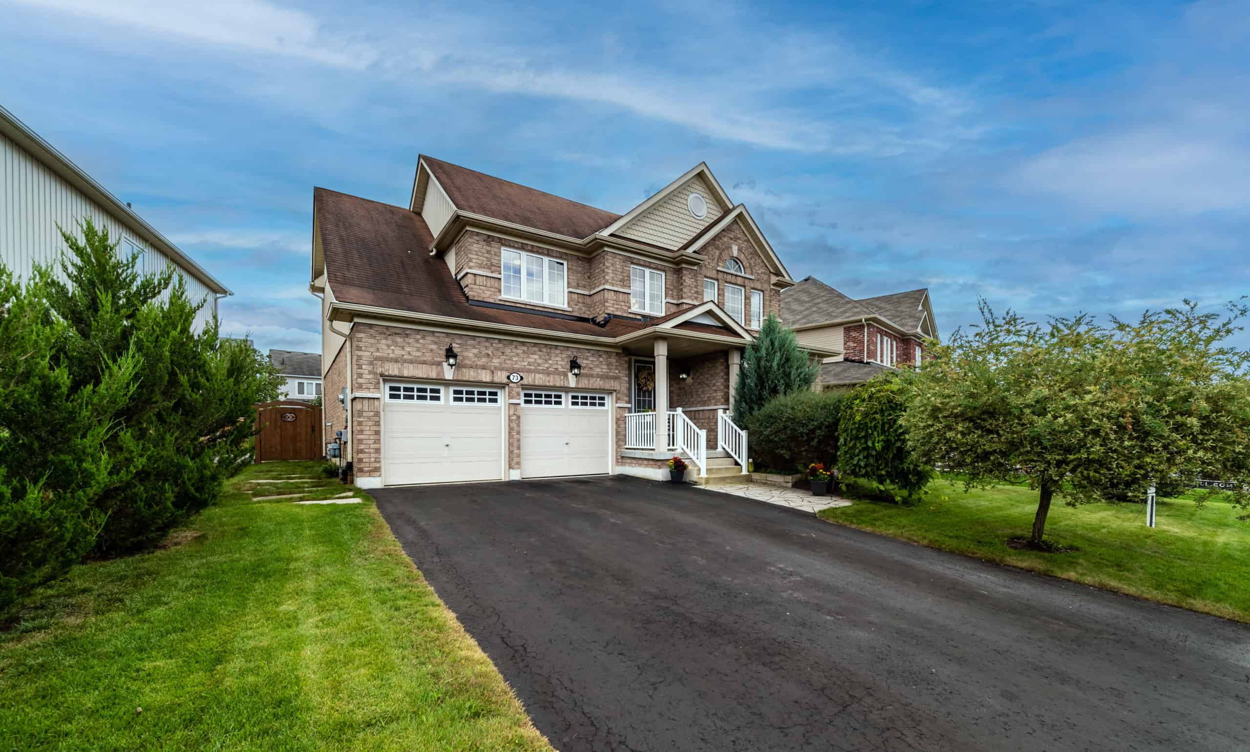 EXECUTIVE HOME FOUND IN A BEAUTIFUL ANGUS NEIGHBOURHOOD! - Peggy Hill ...
