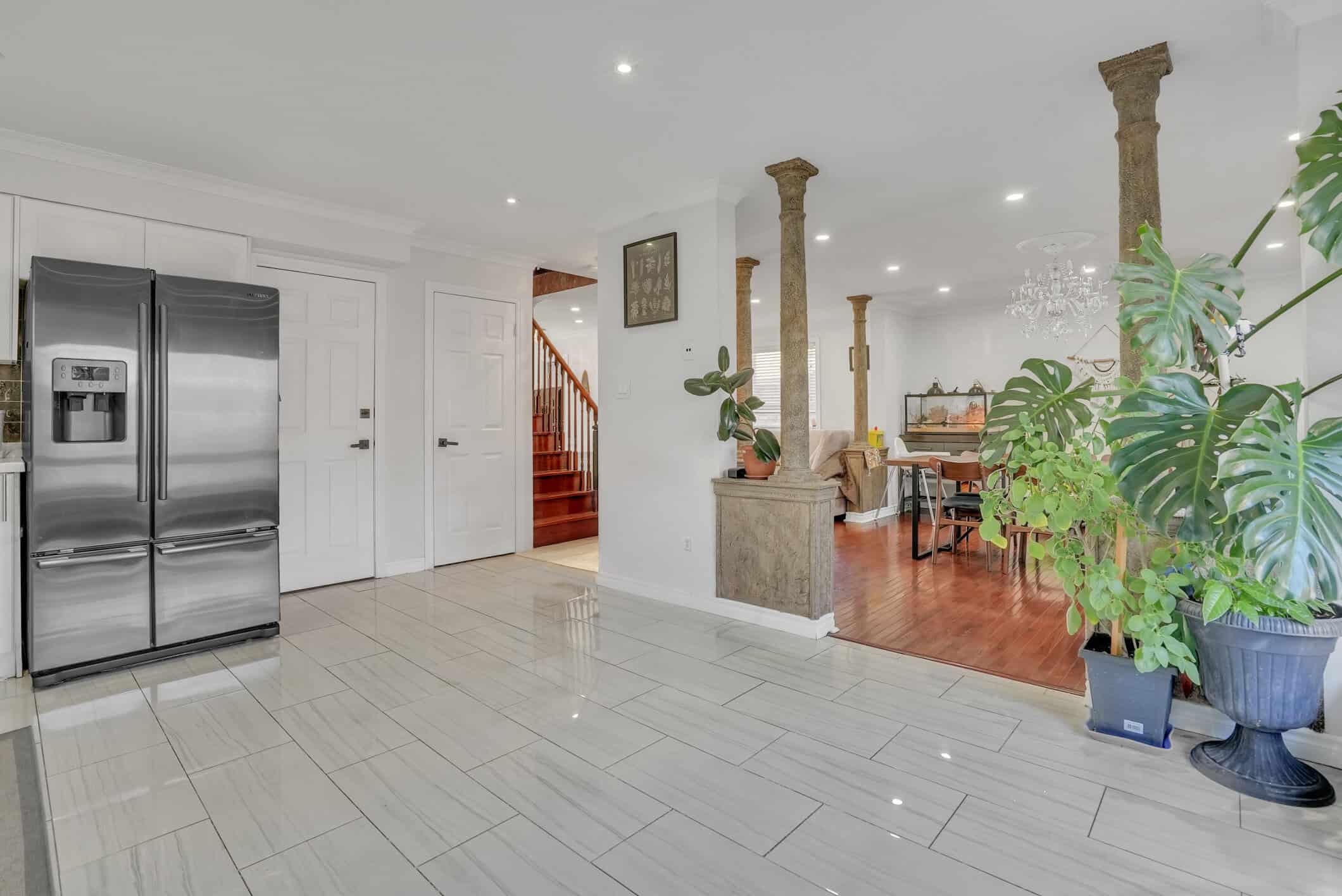 For Sale: 7 Michelle Drive, Barrie, ON (S12095990) - Peggy Hill Team ...