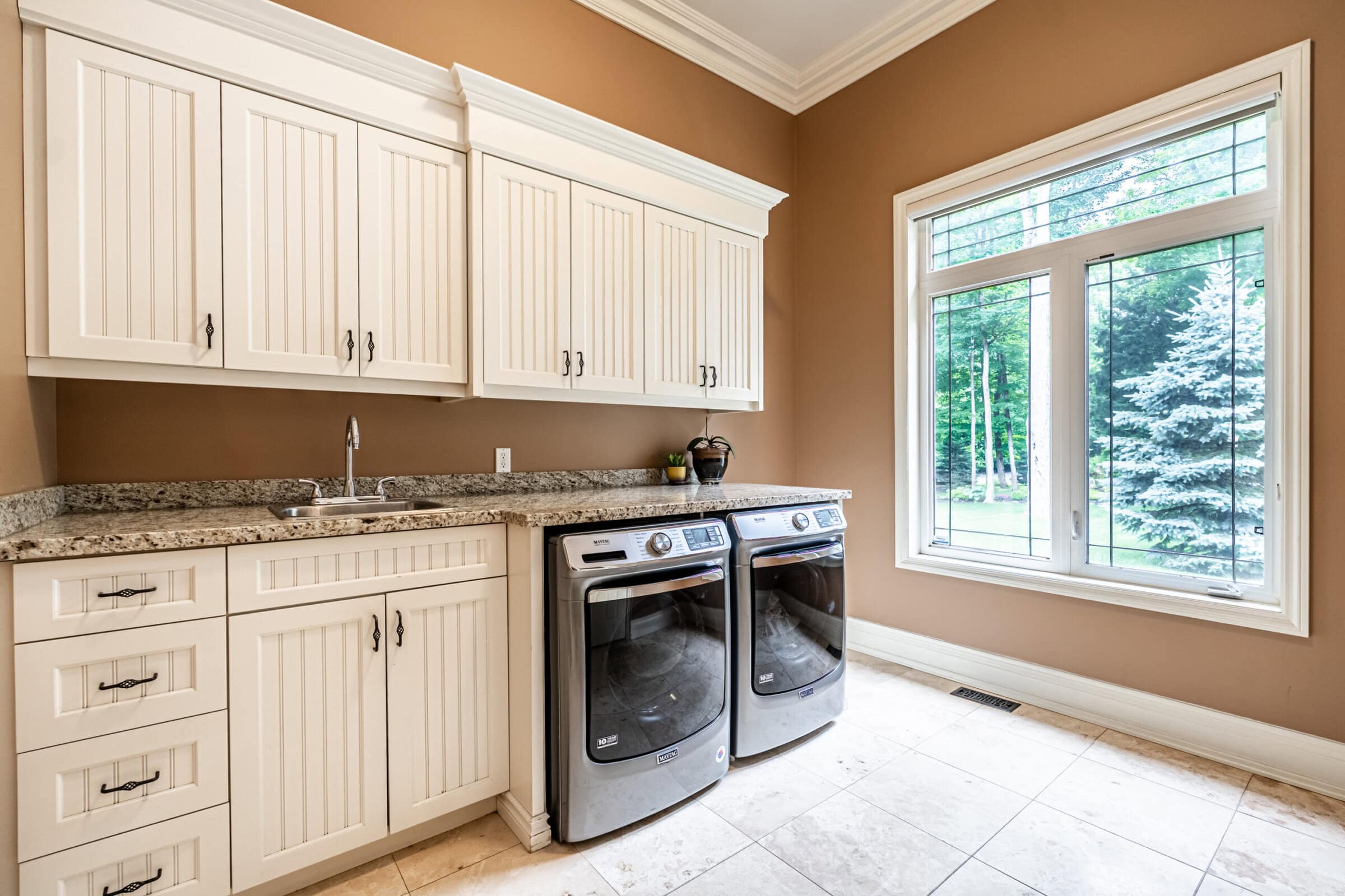 For Sale: 32 Gallagher Crescent, Midhurst, ON (S12341362) - Peggy Hill ...