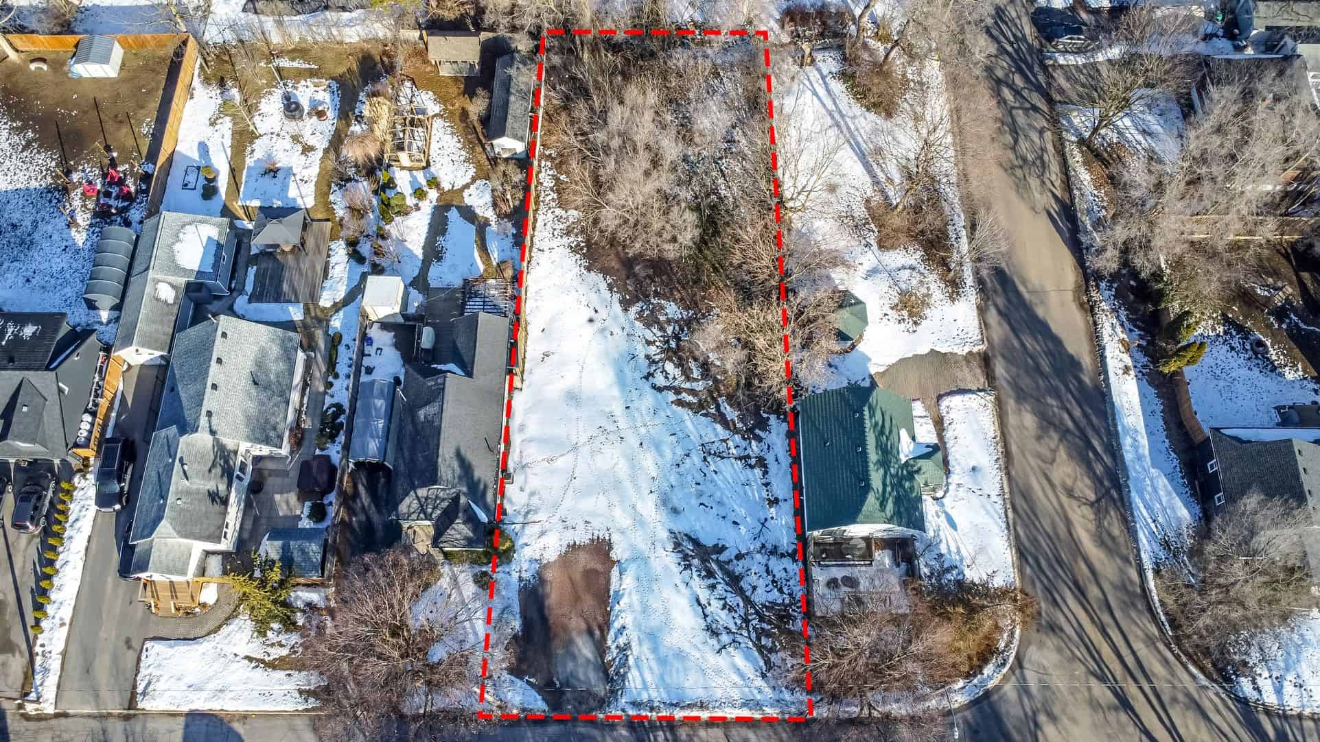 For Sale: 40 Perry Street, Barrie, ON (S12639312) - Peggy Hill Team