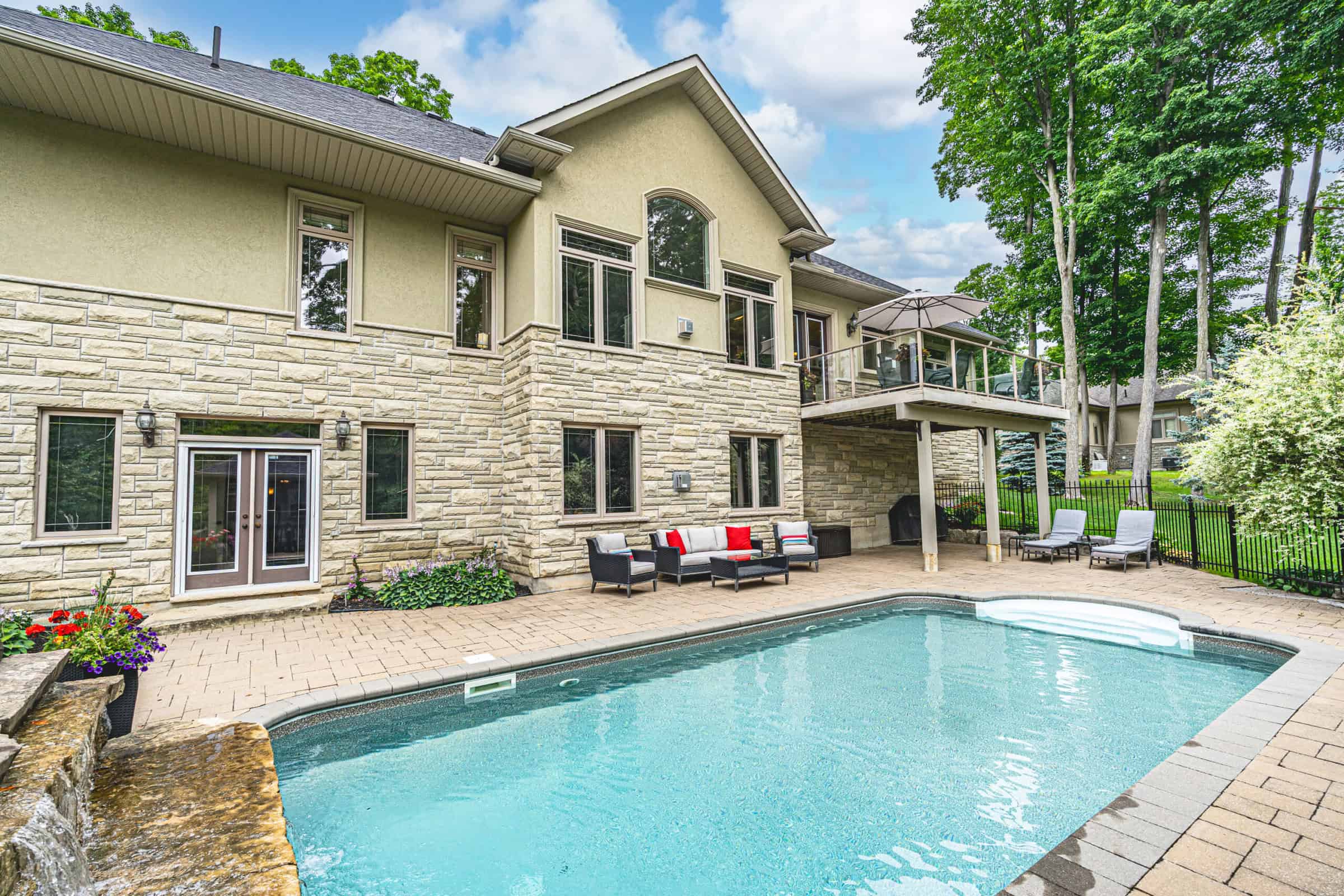 For Sale: 32 Gallagher Crescent, Midhurst, ON (S12341362) - Peggy Hill ...