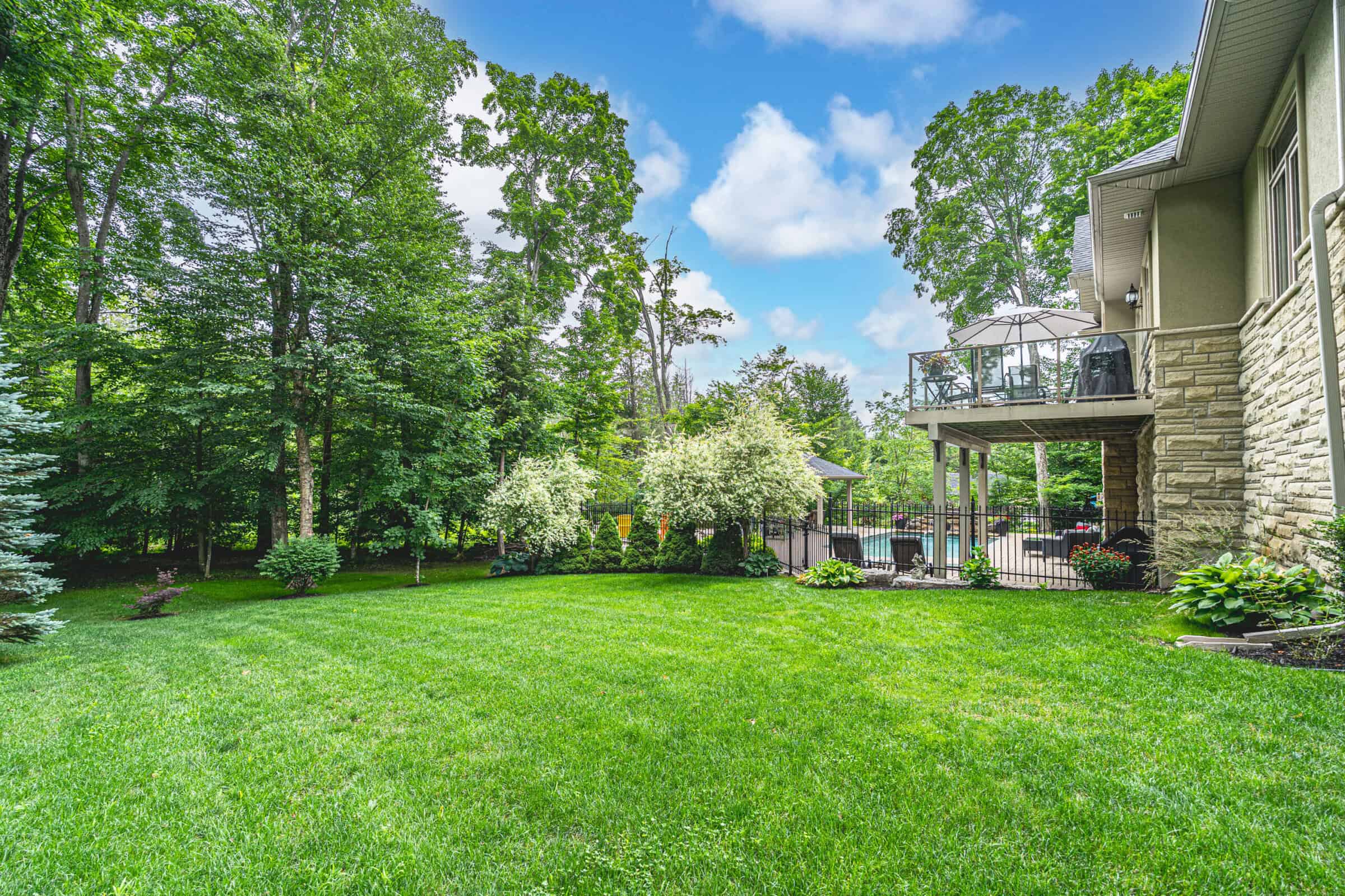 For Sale: 32 Gallagher Crescent, Midhurst, ON (S12341362) - Peggy Hill ...