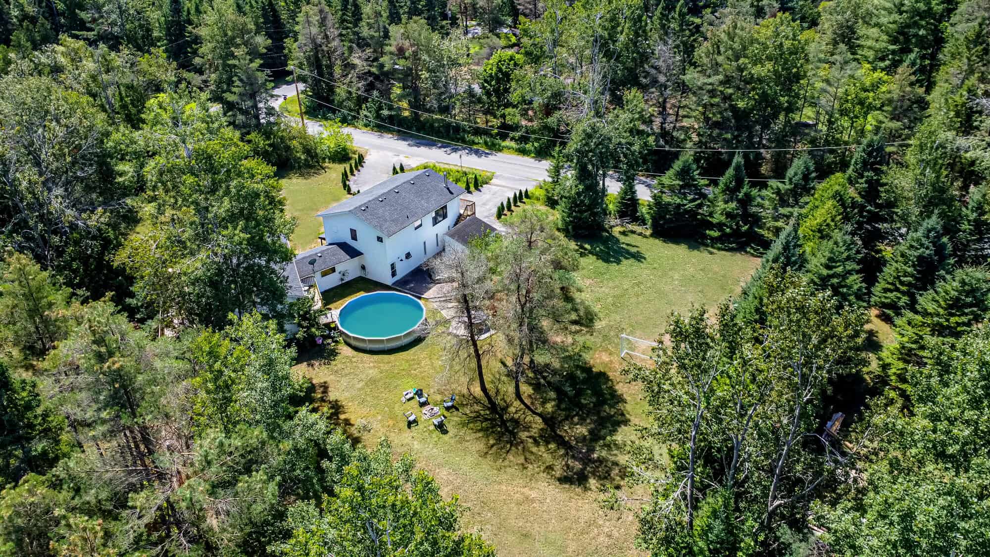 For Sale: 20 Hillview Crescent, Midhurst, ON (S12357368) - Peggy Hill ...