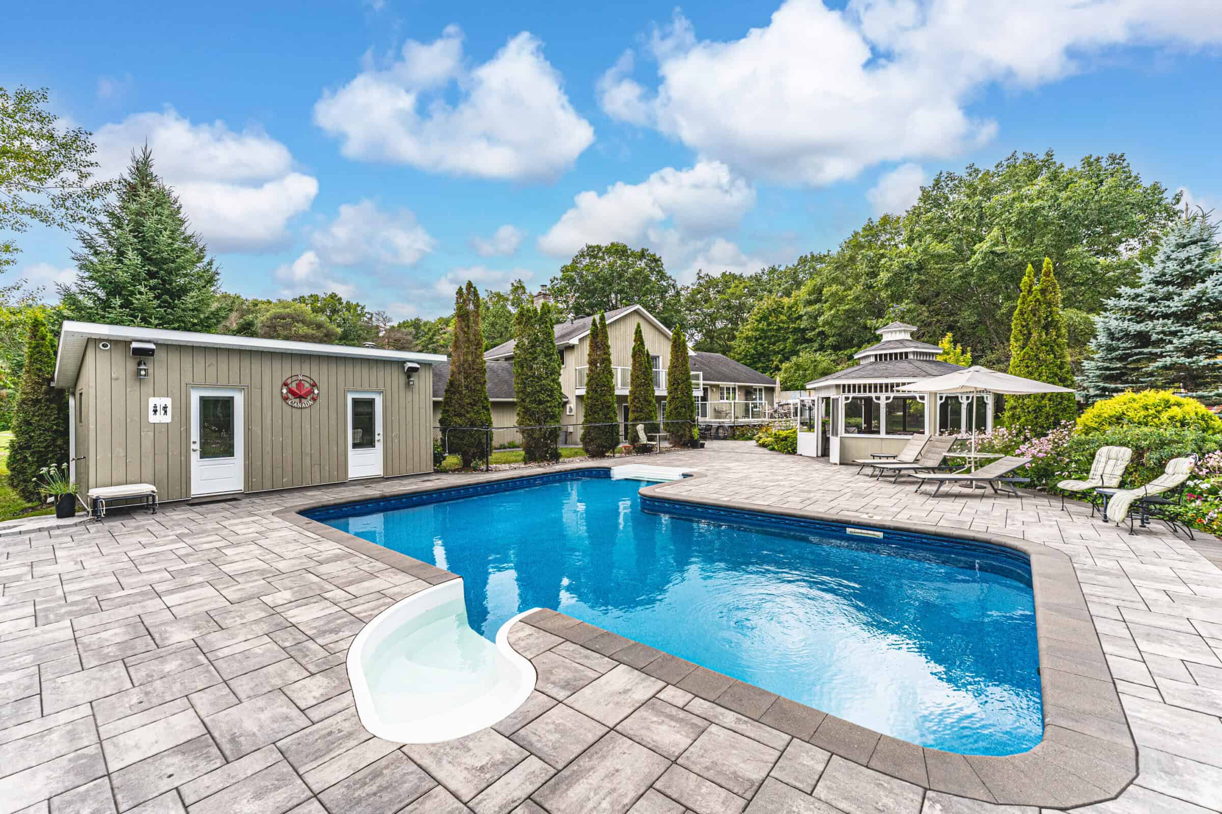 For Sale: 2 Mills Circle, Midhurst, ON (S12400813) - Peggy Hill Team ...