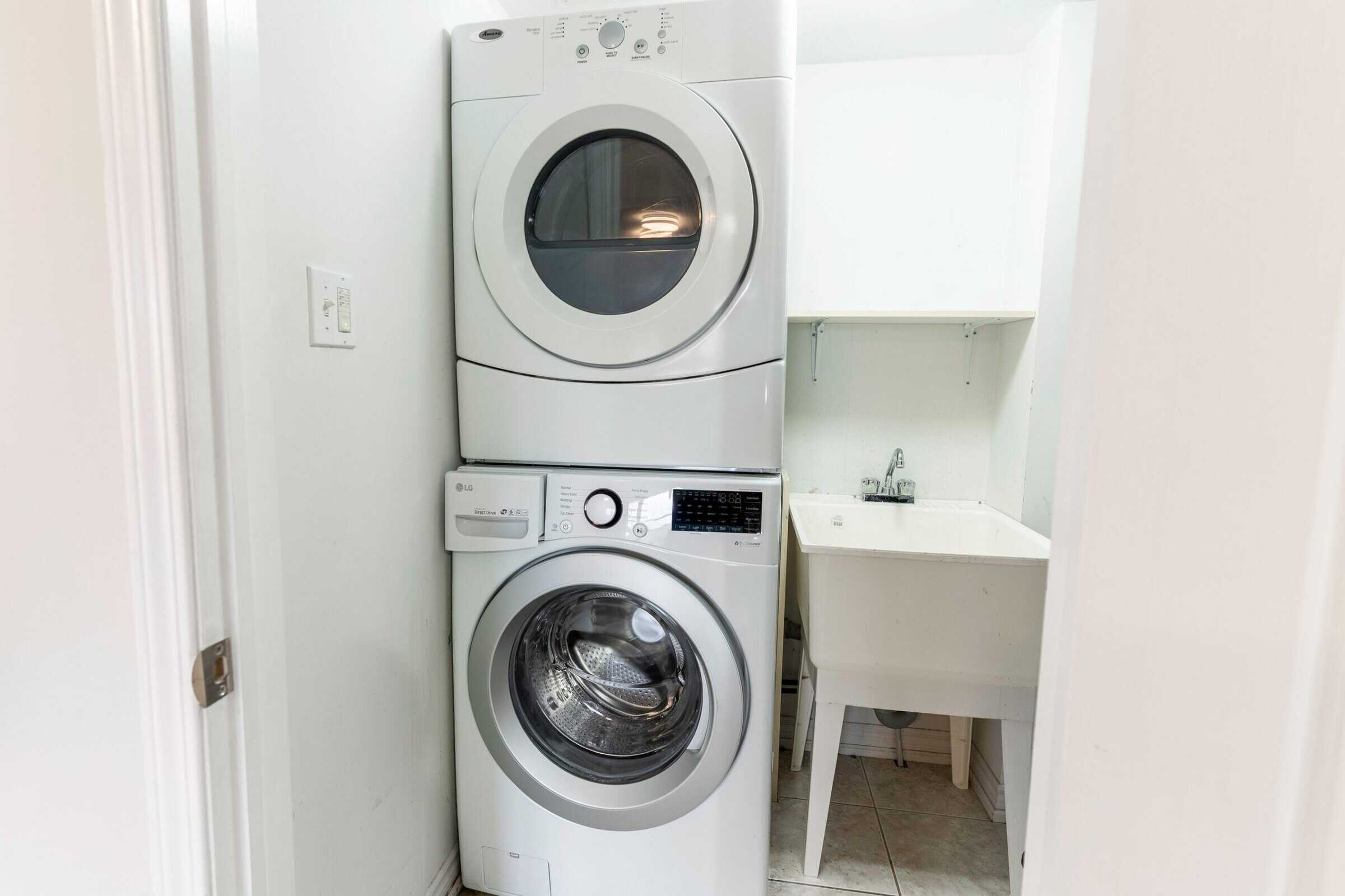 For Sale: 141 Sydenham Wells Unit 2, Barrie, ON (S12651452) - Peggy ...